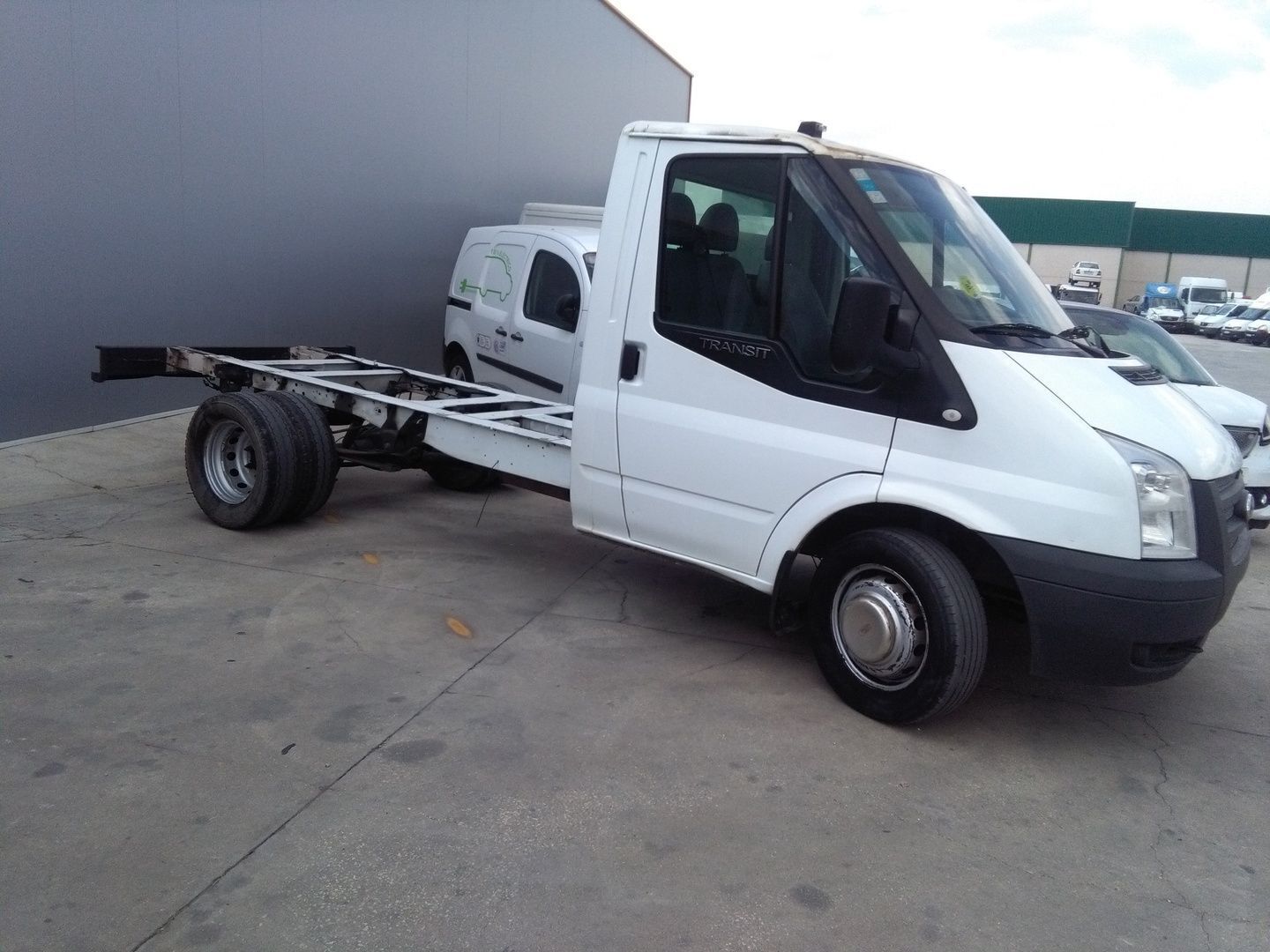 FORD TRANSIT CHASIS CABINA